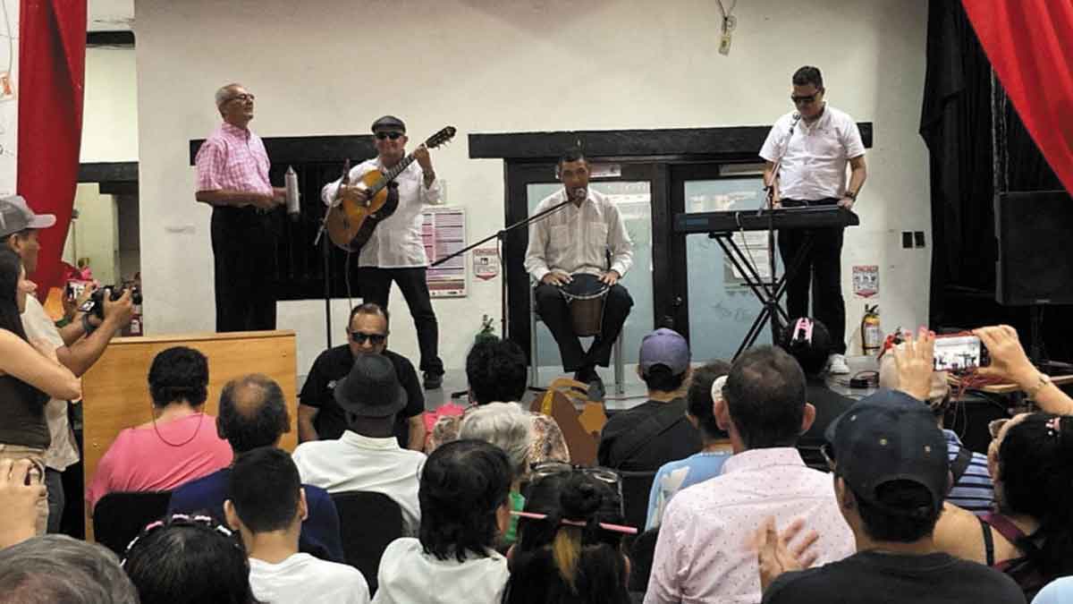 ‘Los Nada Que Ver’, la agrupación musical de invidentes que se abre ...